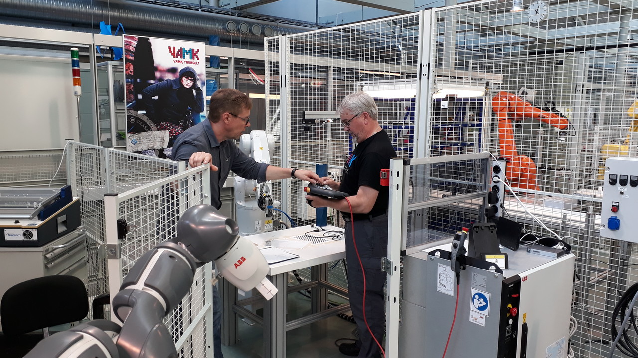 ABB Robotics ja VAMK tekevät yhteistyötä – Robottikoulutuksia nyt myös ...