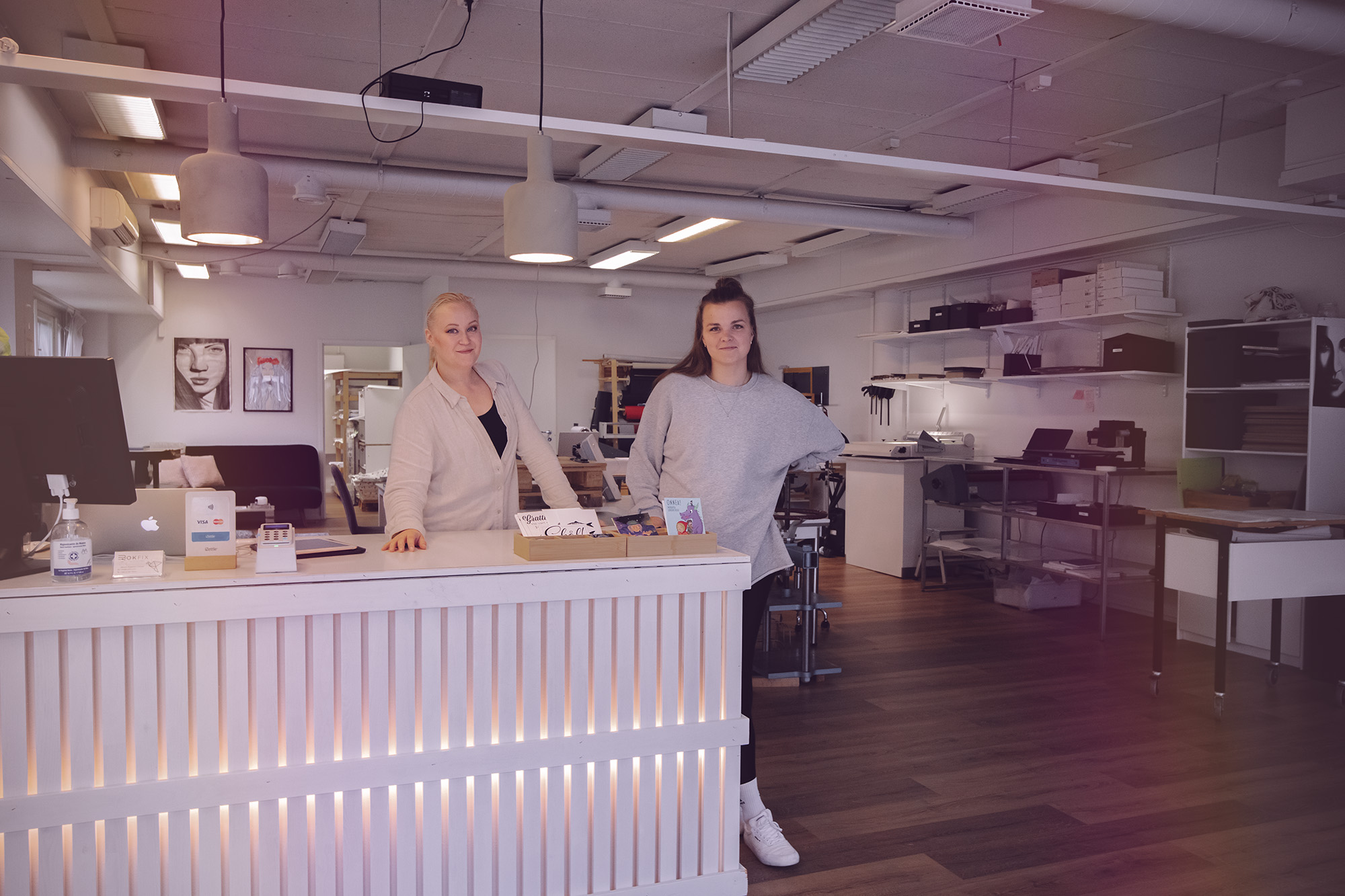 Bokfix förenar bokbinderi med grafisk design – nya ägarna har skapat en kreativ studio i centrum ...