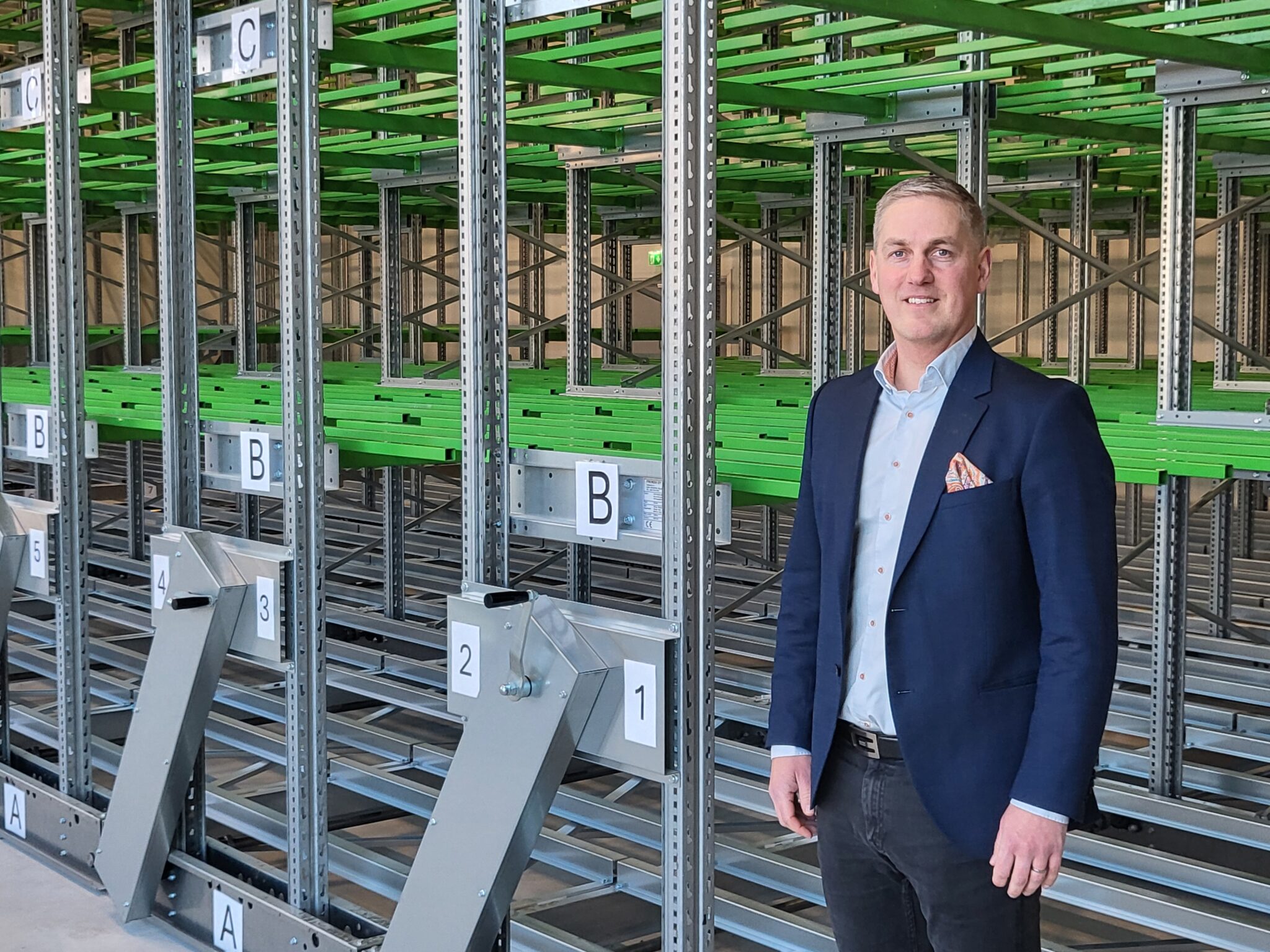 Autoliike Nystedtin uusi myymälä Vaasassa viittä vaille valmis – ”Haluamme luoda autotalon ...